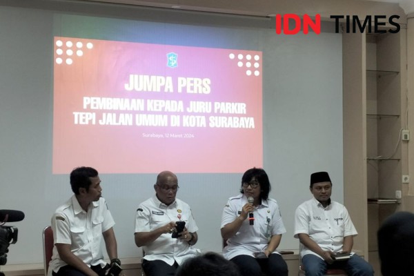 Bakal Ada Posko Pengaduan Parkir di Surabaya Bakal Ada Posko Pengaduan Parkir di Surabaya