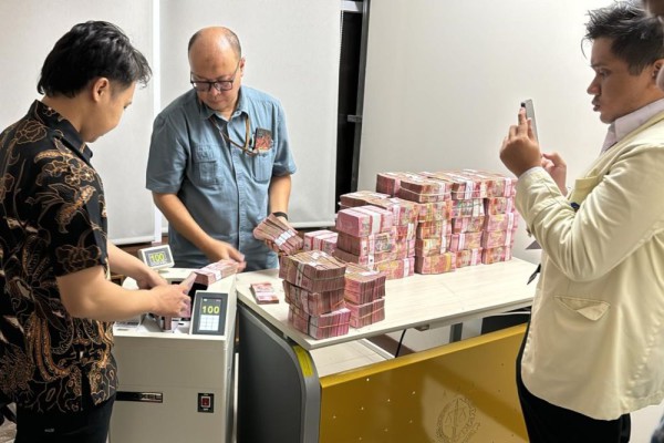 Kejagung Periksa RBS Terkait Kasus Timah Rp271 Triliun Kejagung Periksa RBS Terkait Kasus Timah Rp271 Triliun