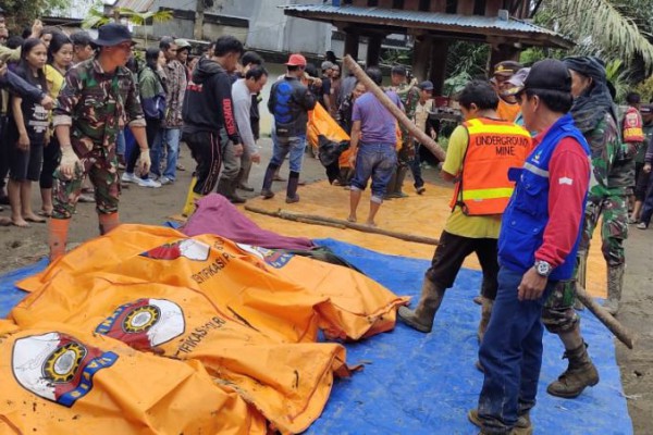 Bencana Tanah Longsor Di Tana Toraja 18 Orang Meninggal