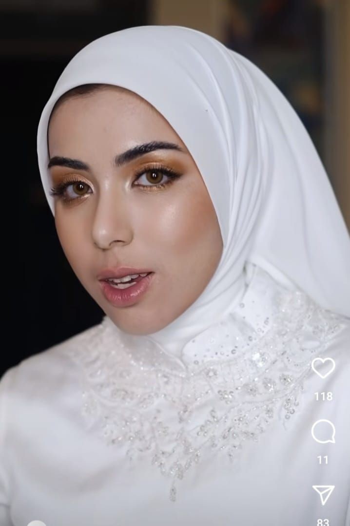 8 Baju dan Makeup Sausan, Istri Virzha Vokalis Dewa 19
