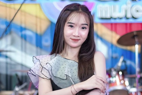Lirik Lagu Cinta Bojone Uwong - Diva Hani dan Chordnya Lirik Lagu Cinta Bojone Uwong - Diva Hani dan Chordnya