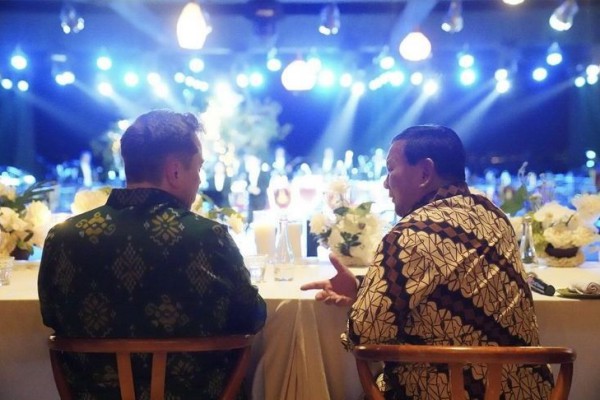Luhut: Elon Musk Sangat Senang Bertemu Prabowo Luhut: Elon Musk Sangat Senang Bertemu Prabowo