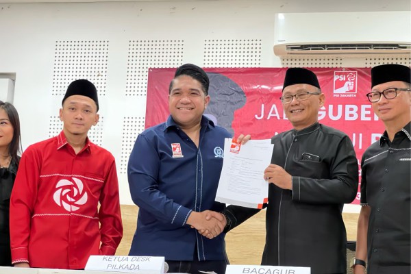 Ketum FBR Pastikan Jadi Balon Gubernur Jakarta Ketum FBR Pastikan Jadi Balon Gubernur Jakarta