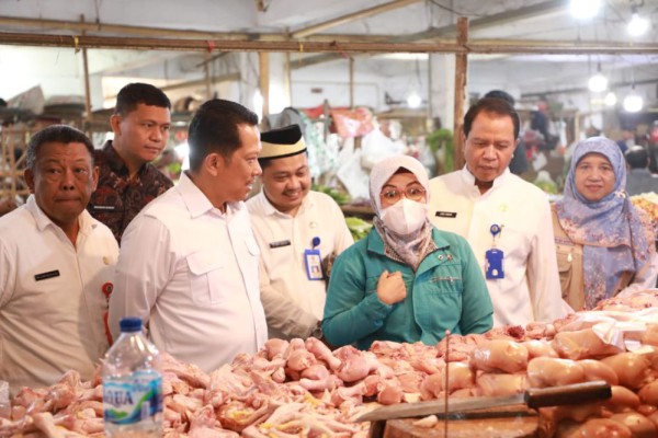 Pj Bupati Tangerang Andi Ony Pantau Stok dan Harga Sembako Pj Bupati Tangerang Andi Ony Pantau Stok dan Harga Sembako