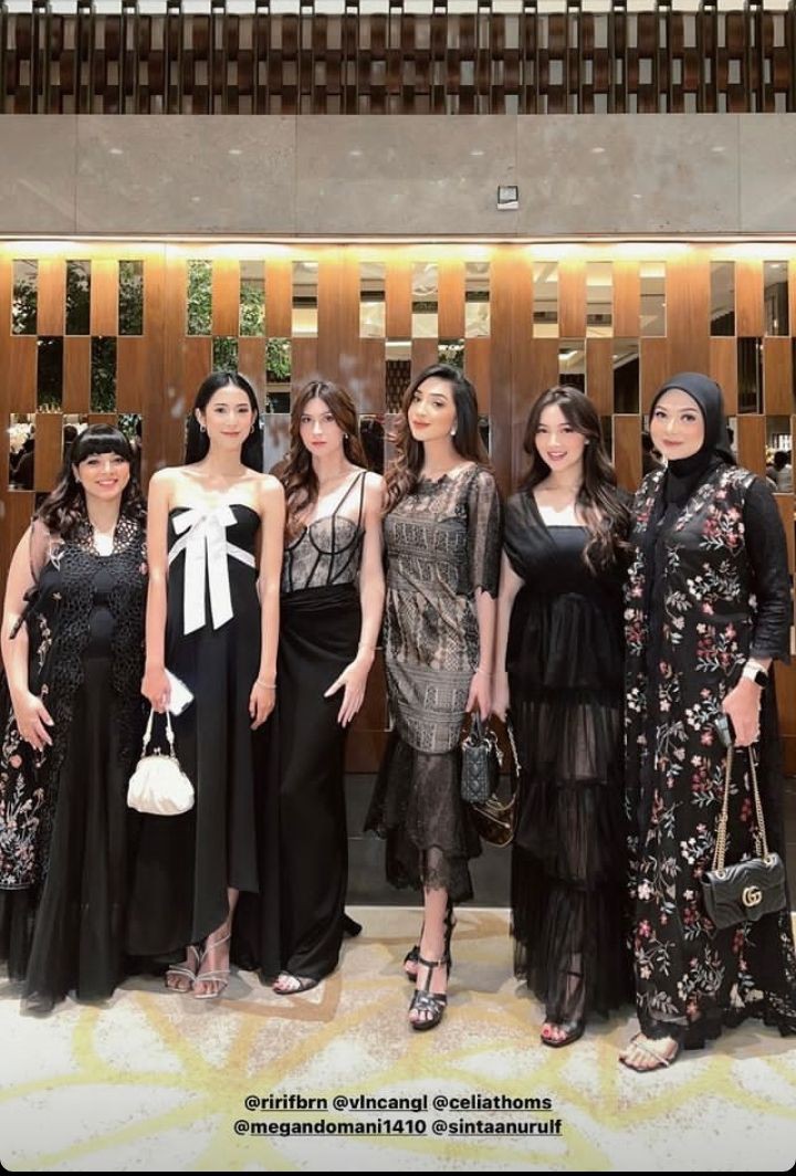 9 Potret Tamu Artis di Resepsi Salshabilla Adriani dan Ohim