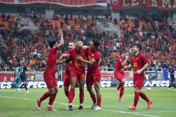 Persija Lumat Barito, Gustavo Almeida Cetak Hattrick