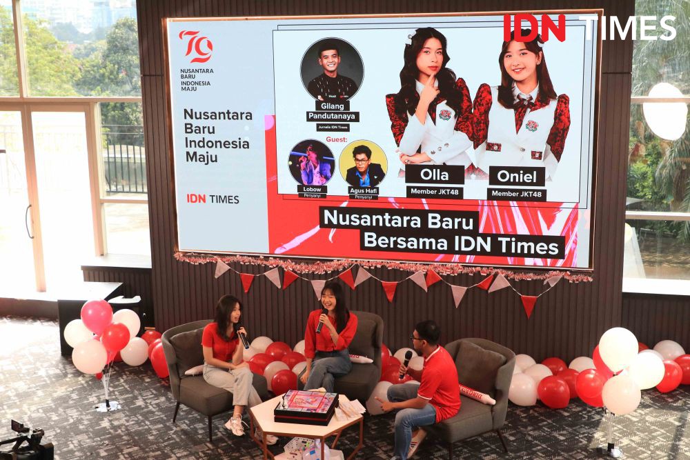 Potret IDN Times Nobar Upacara HUT RI dengan JKT48 dan Lobow | IDN Times