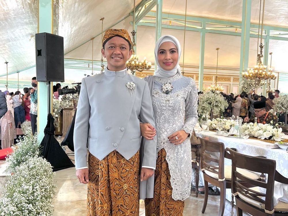 14 OOTD Bahlil Lahadalia dan Istri, Serasi nan Mesra!
