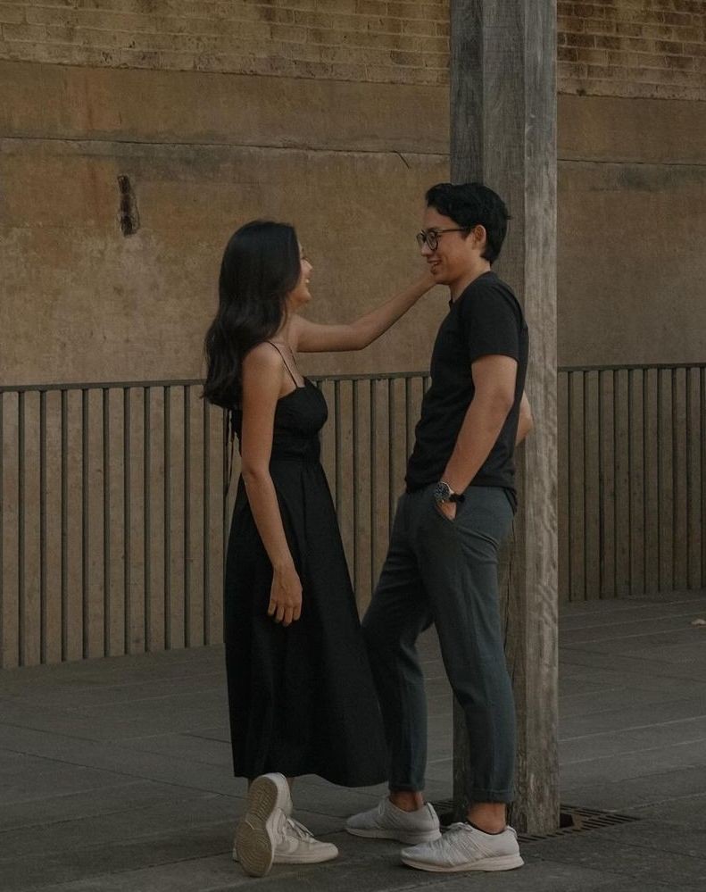 9 Gaya Couple Amanda Rawles dan Adriel Susanteo, Kasual!