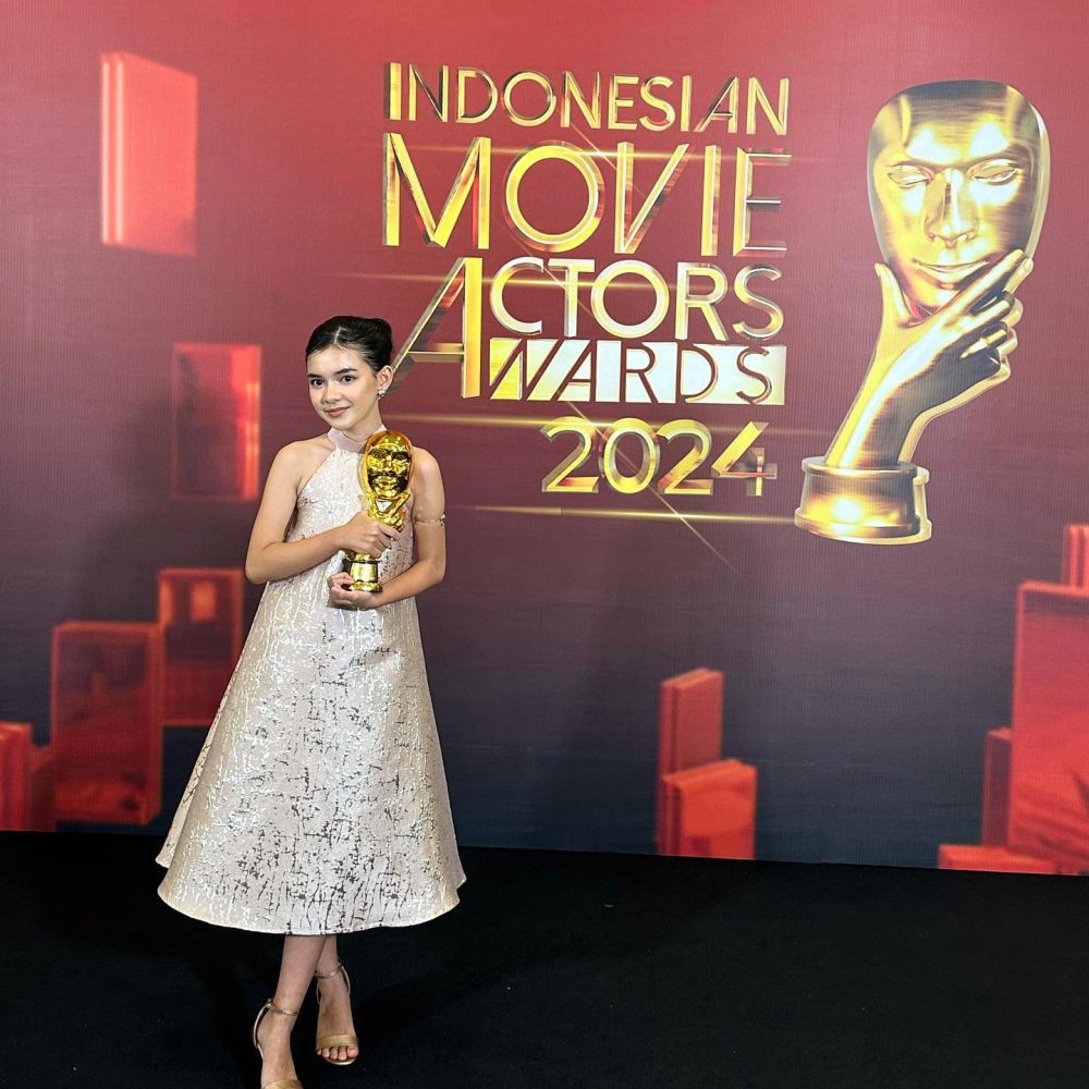 22 Gaya Artis di Indonesian Movie Actors Awards 2024, Glamor