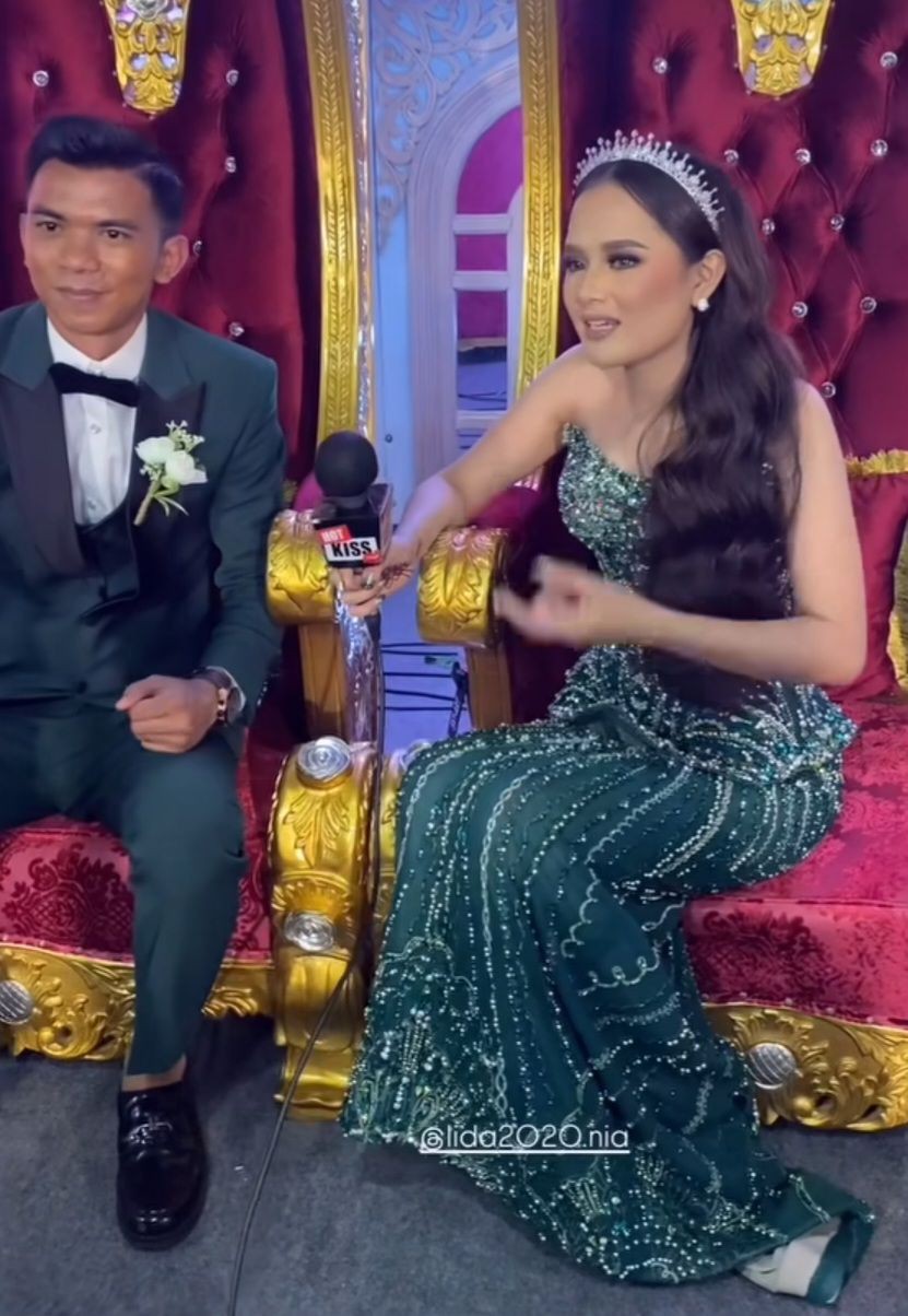 10 Inspirasi Dress dan Makeup Resepsi Nia LIDA, Memesona!