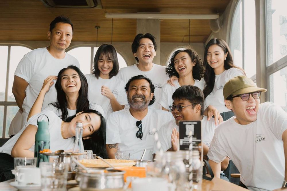 Sinopsis Film 1 Kakak 7 Ponakan Sinopsis Film 1 Kakak 7 Ponakan