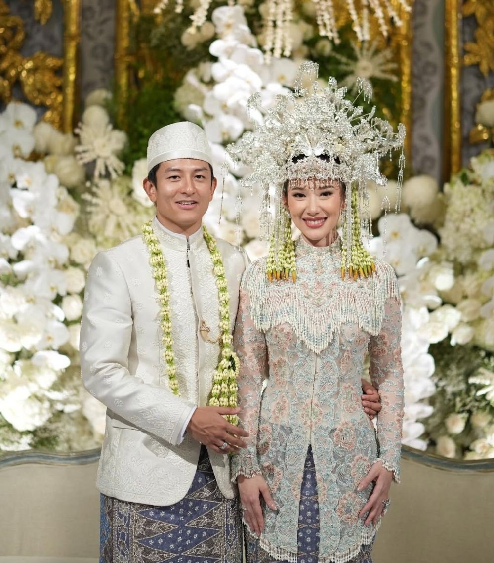 9 Gaya Kebaya dan Makeup Akad Nikah Athina Papadimitriou 9 Gaya Kebaya dan Makeup Akad Nikah Athina Papadimitriou