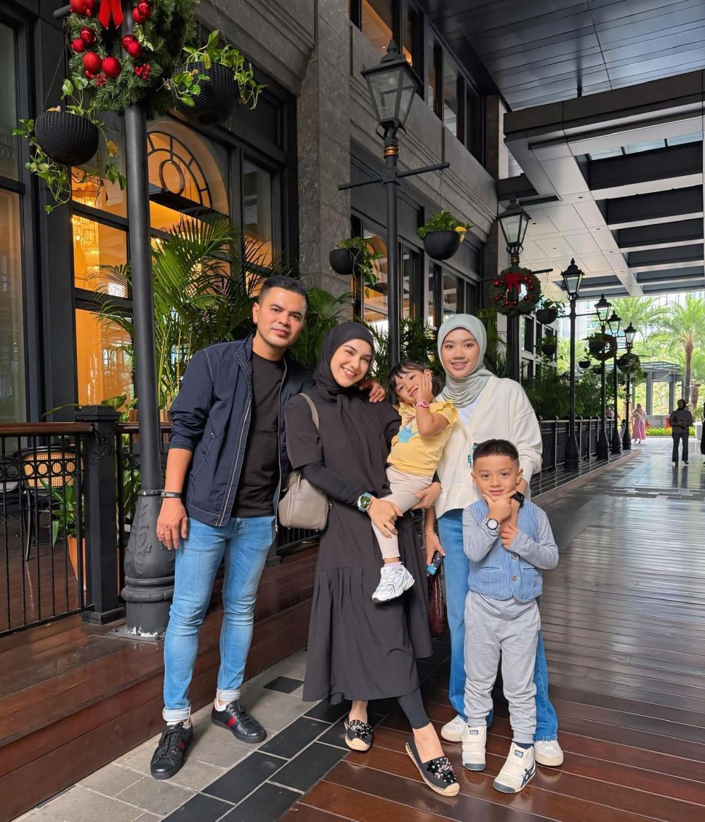 Kedekatan Irish Bella dengan Anak Sambungnya, Bestie Banget Kedekatan Irish Bella dengan Anak Sambungnya, Bestie Banget