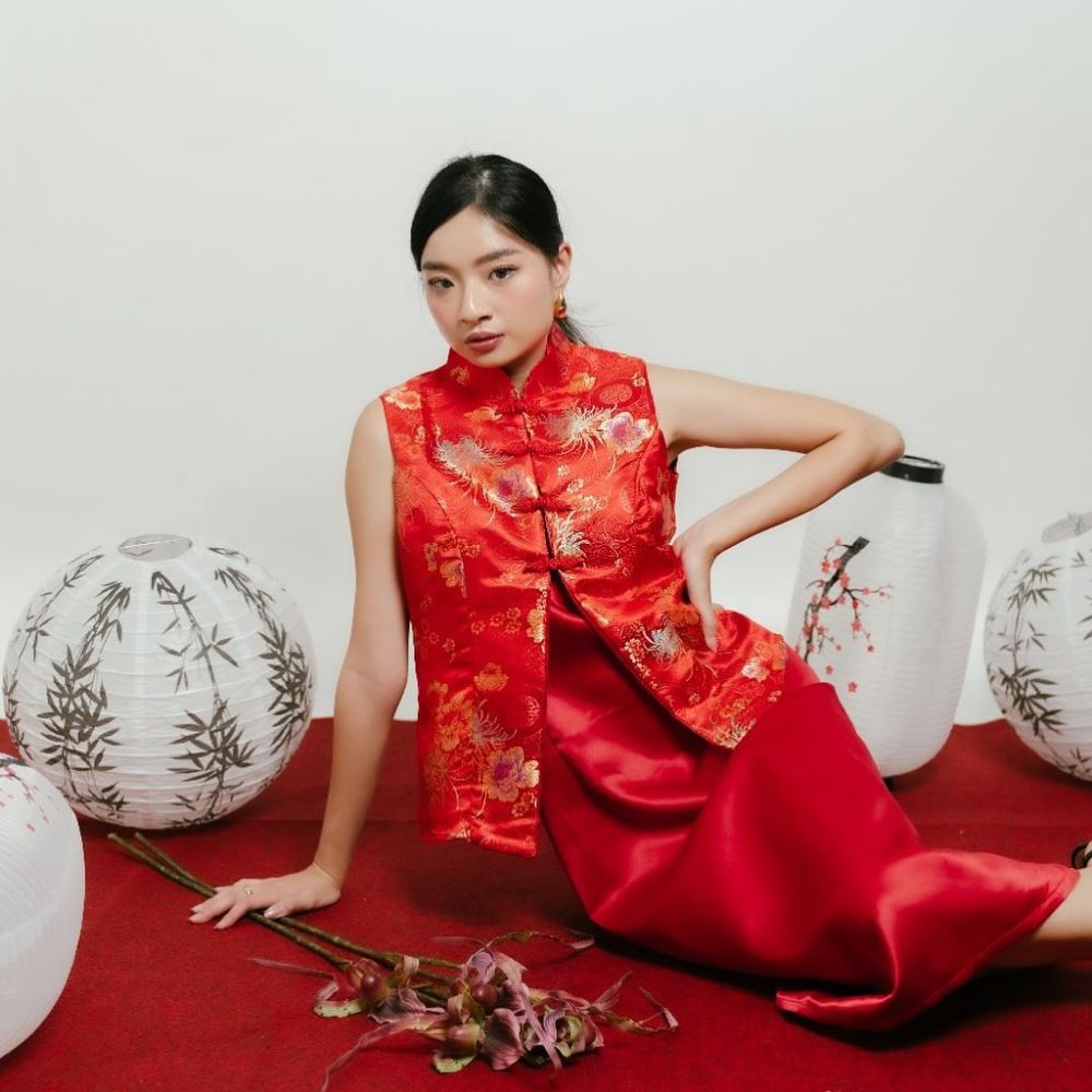 14 Rekomendasi Atasan Cheongsam Kekinian, Cute dan Stylish!