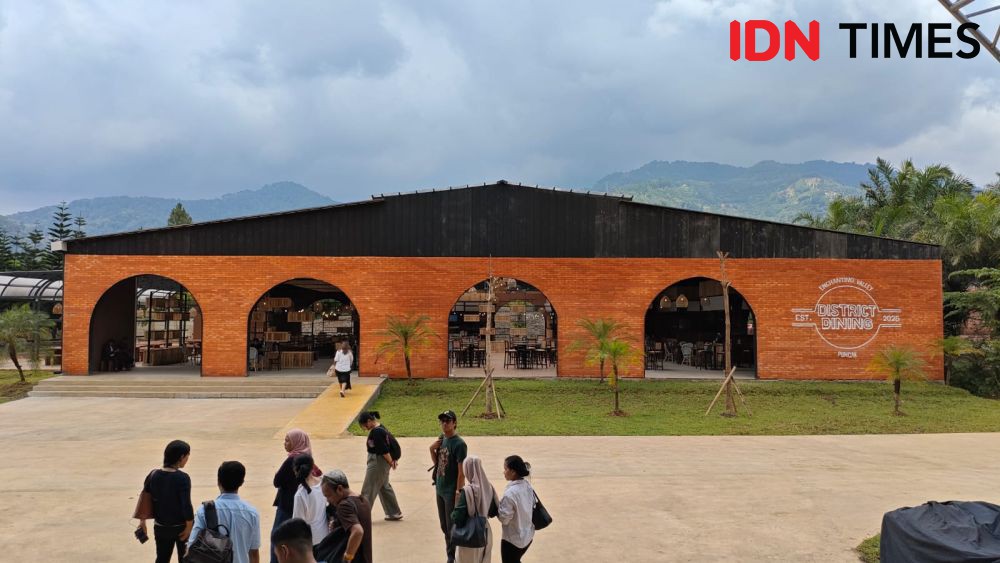 Potret Seru Enchanting Valley, Spot Long Weekend Baru Puncak
