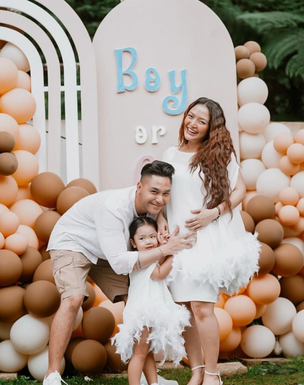 7 Potret Seru Gender Reveal Siti Badriah Hamil Anak Kedua 7 Potret Seru Gender Reveal Siti Badriah Hamil Anak Kedua