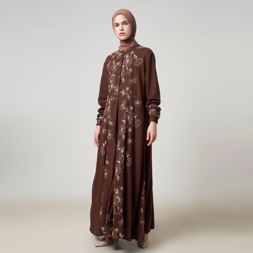 10 Tren Baju Lebaran Warna Cokelat Mahogany